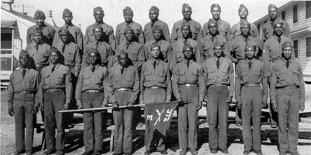 Original WWII U.S. Army 372nd Infantry Regiment Swallowtail Guidon All ...