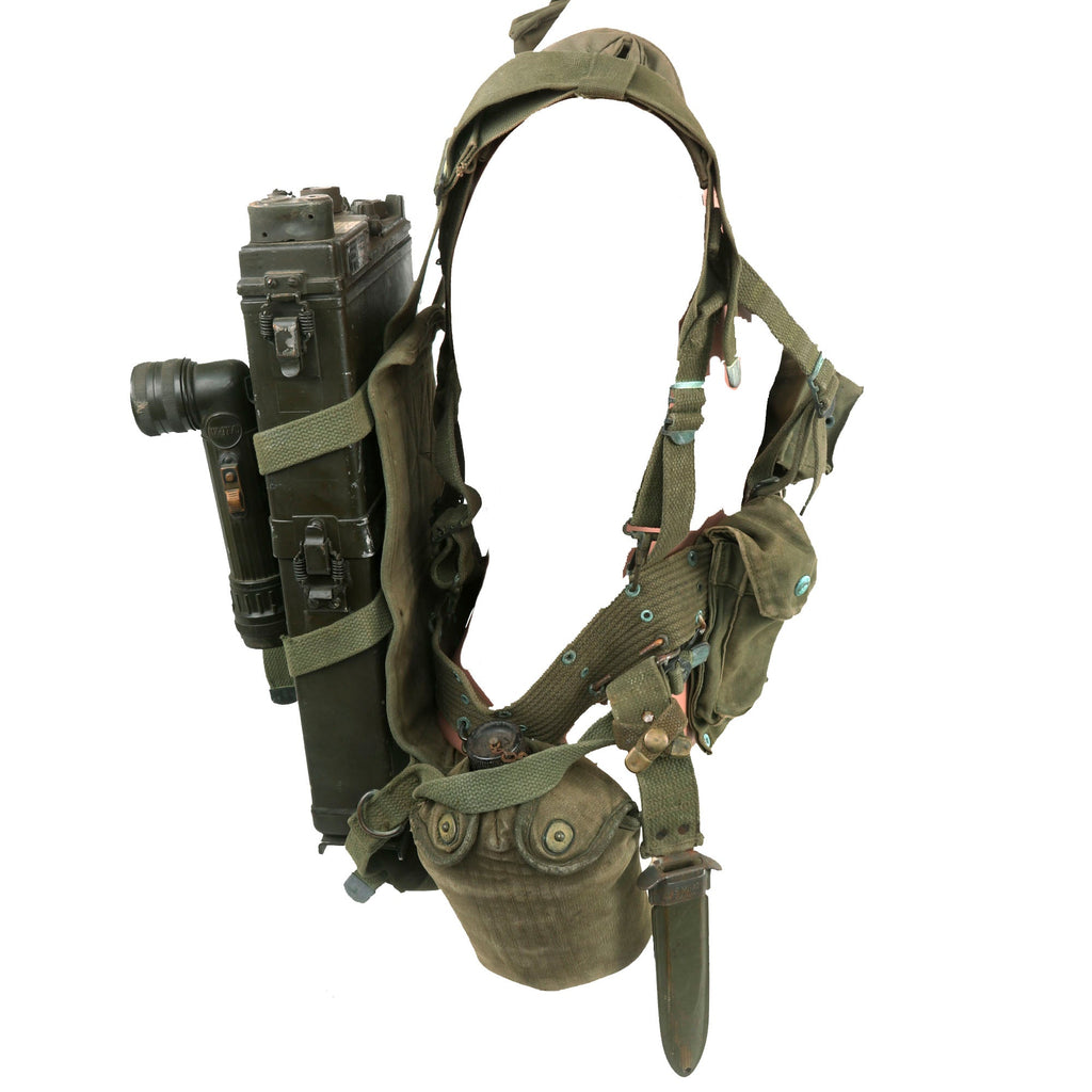 Original U.S. Vietnam War RT-174/PRC-10 Backpack Radio Rig with Belt ...