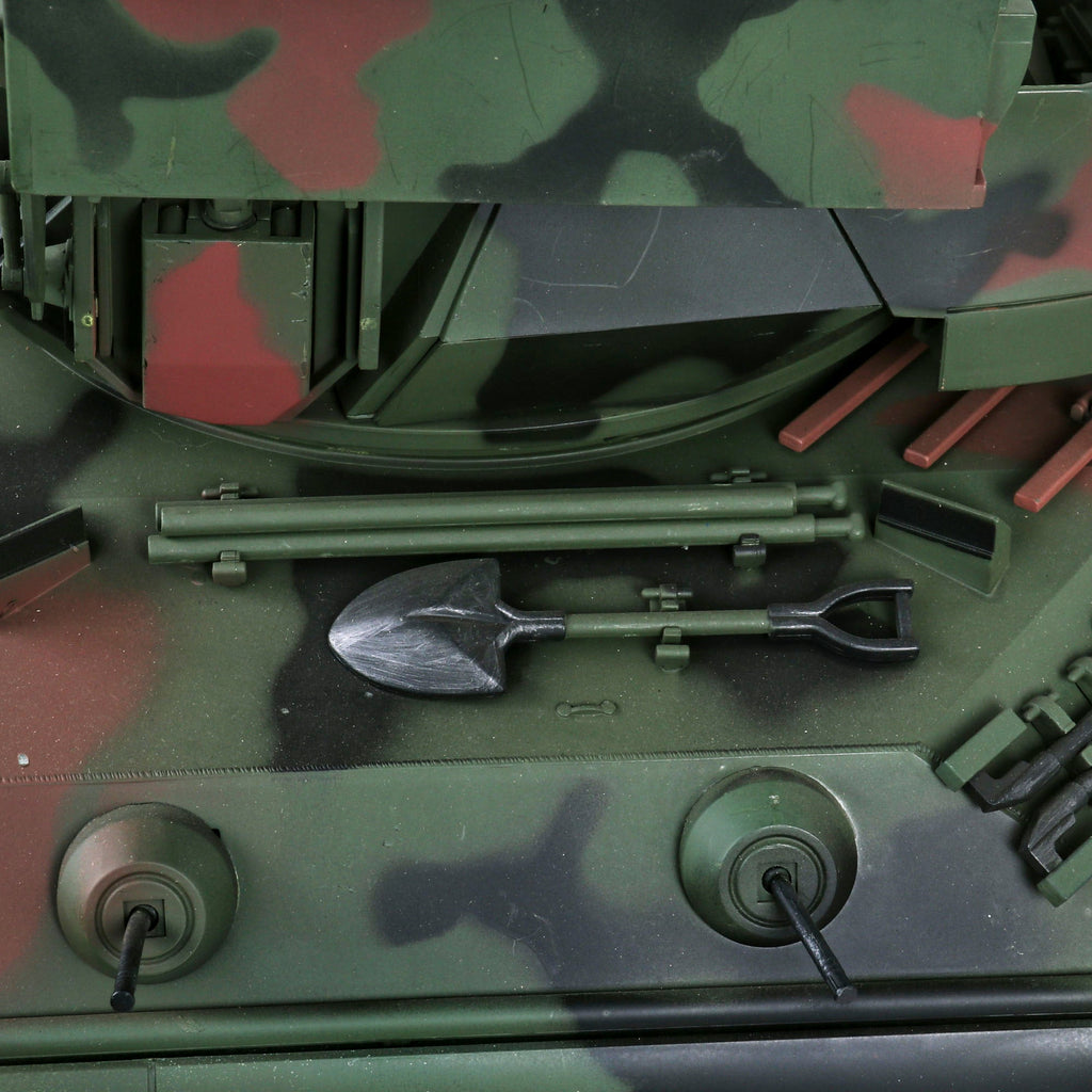 Original U.S. Gulf War M2 Bradley Fighting Vehicle 1/6th Scale Model b ...