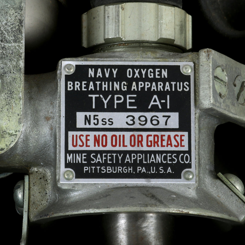 Original U.S. WWII Navy Oxygen Breathing Rescue Apparatus Type A-1 wit ...