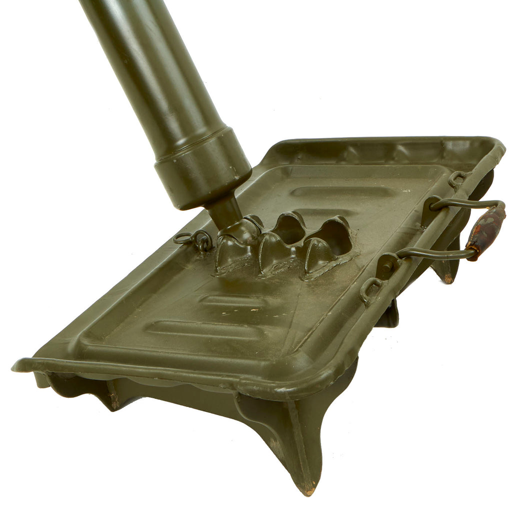 Original U.S. WWII 81mm Display M1 Mortar System With Baseplate and Bi ...
