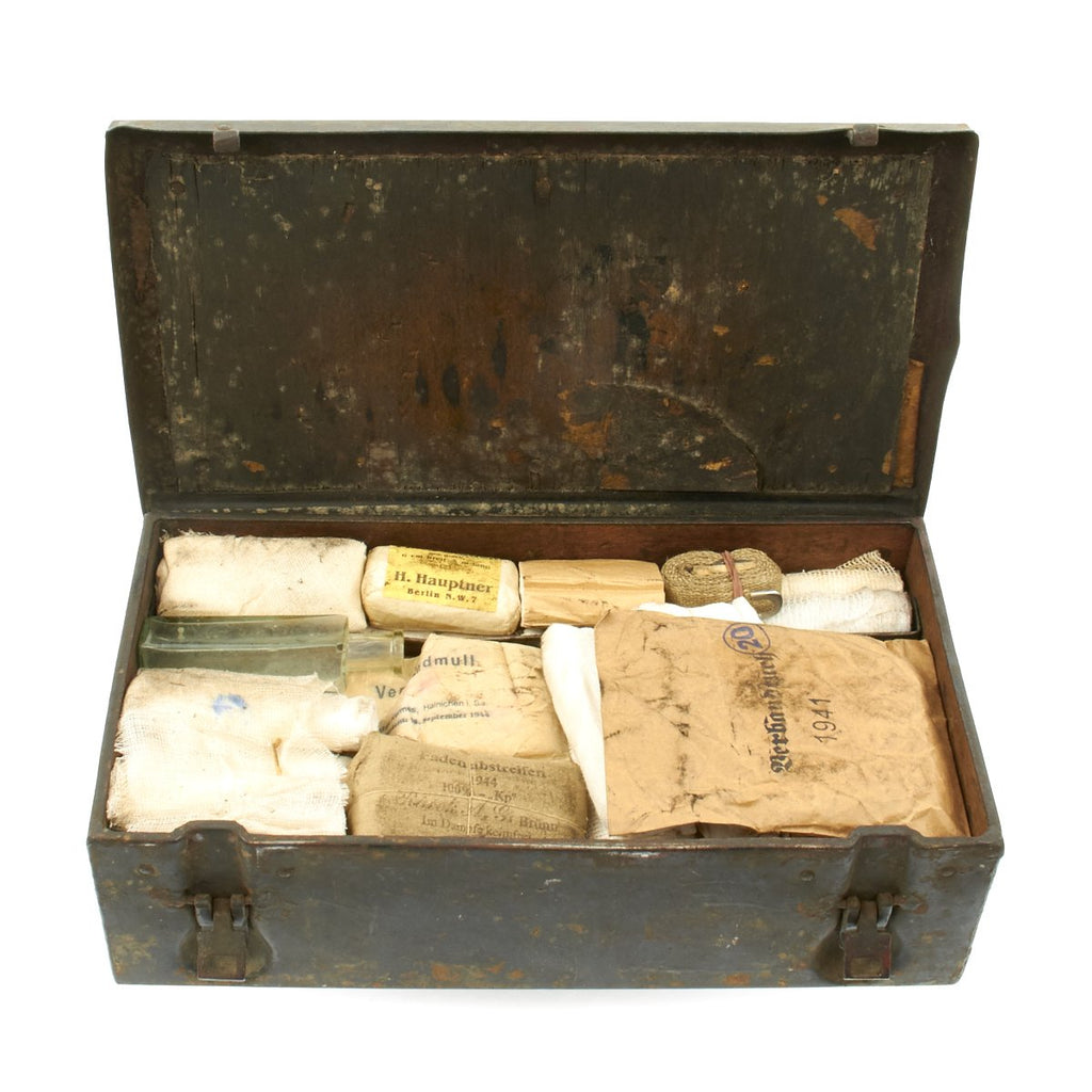 Original German WWII Verbandkasten Medic First Aid Set in Green Steel ...