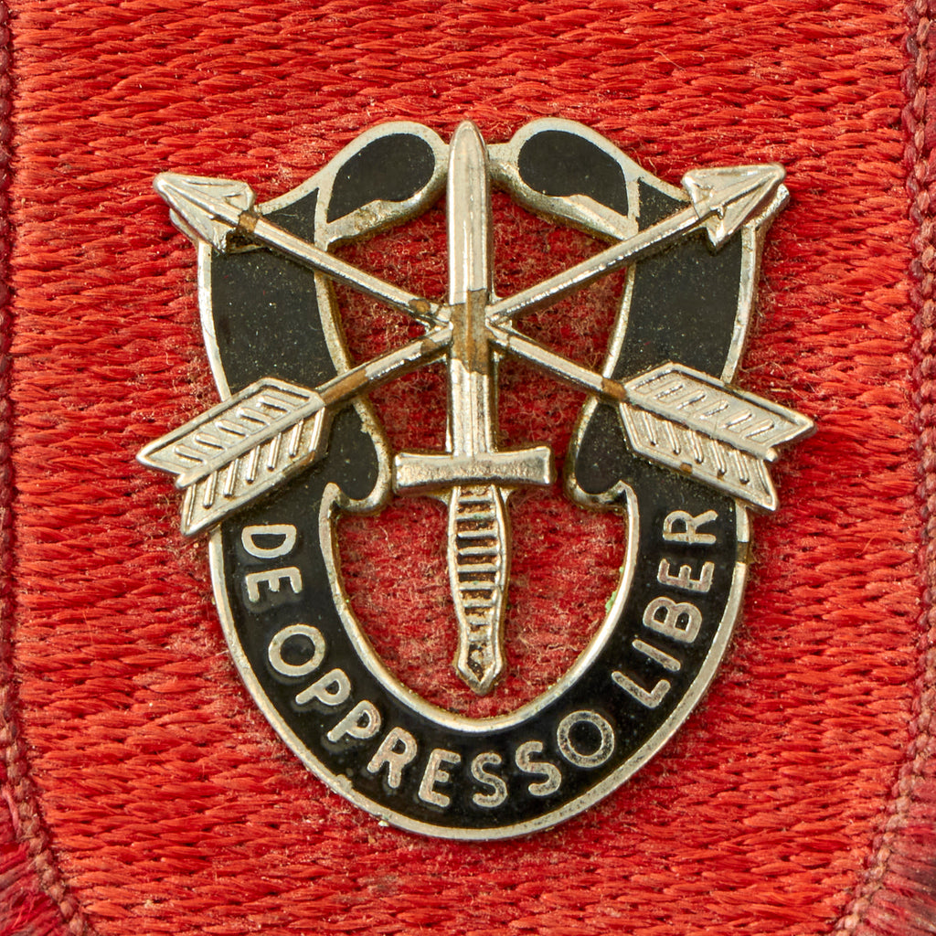 Original U.S. Vietnam War 7th Special Forces Group Airborne Green Bere ...