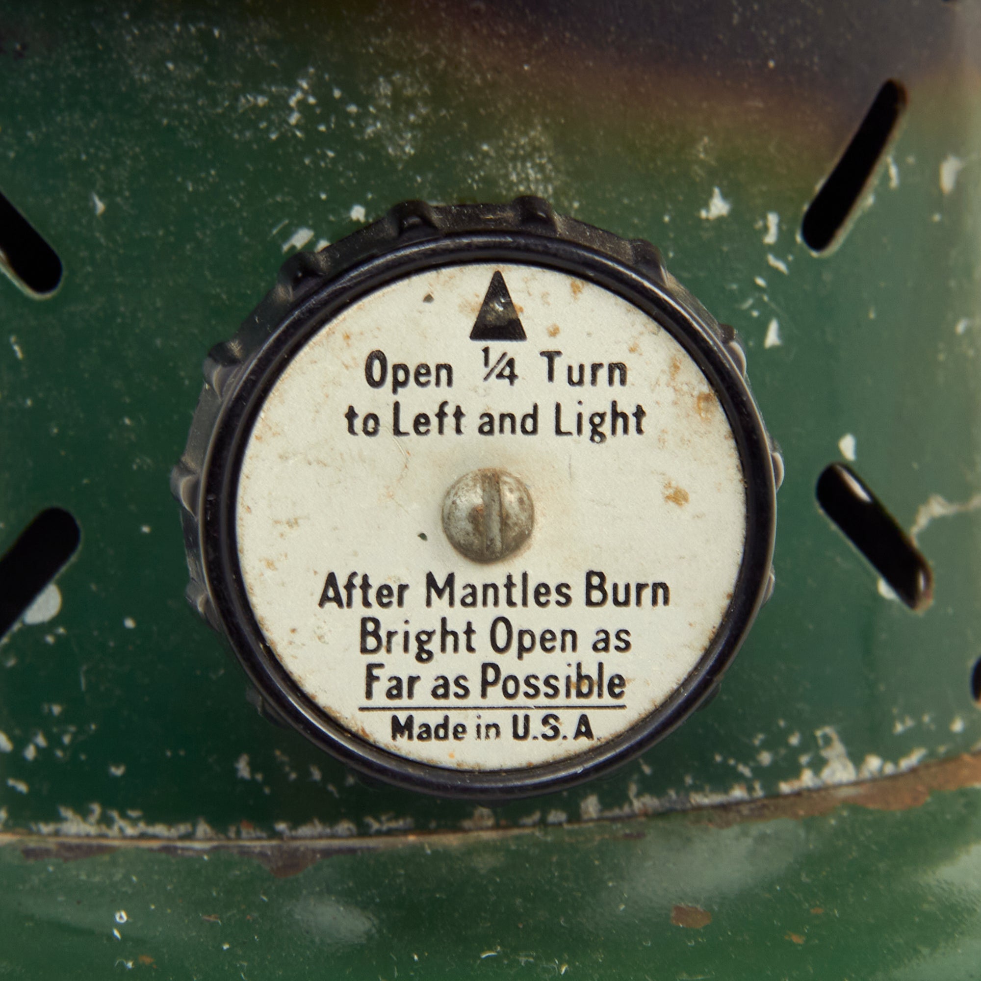 Original U.S. WWII 1945 Dated Coleman 252 Milspec Gasoline Lantern wit ...