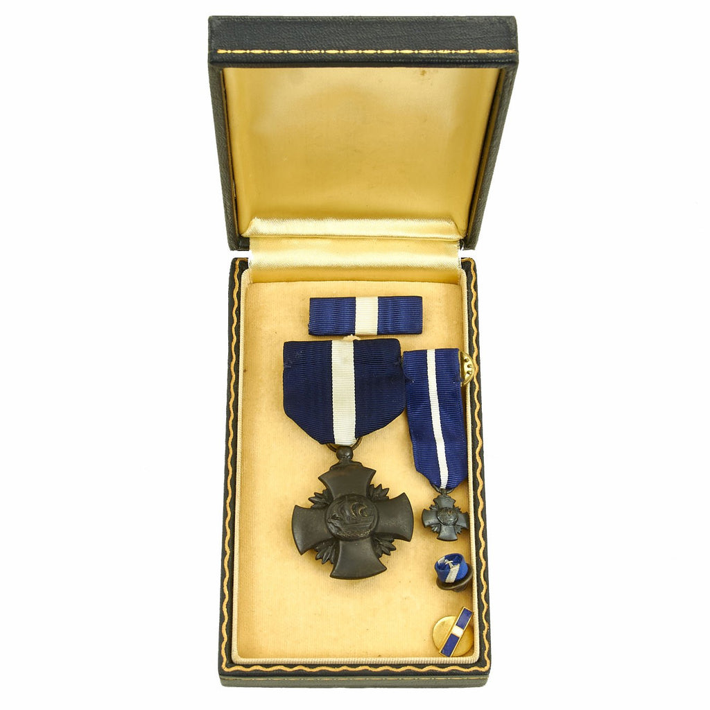 Original U.S. WWII Navy Cross Medal with Case, Mini Medal, Ribbon Bar ...