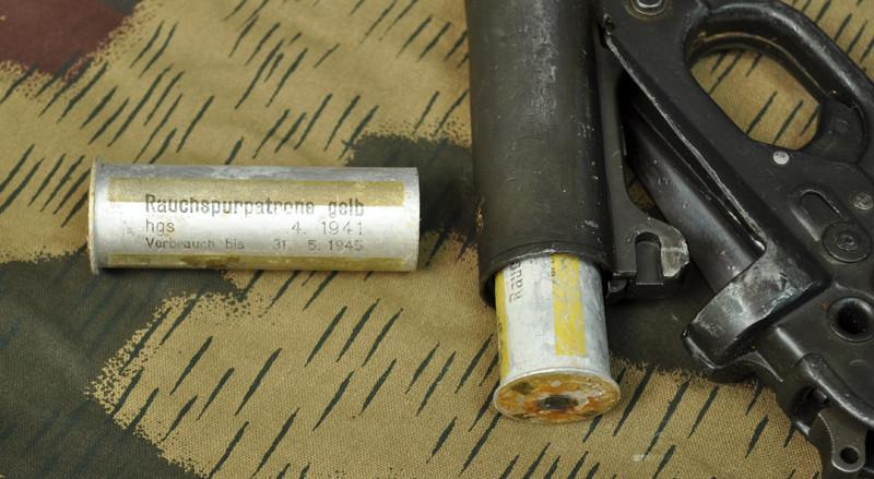 German WW2 Flare: Yellow Smoke Streamer – International Military Antiques